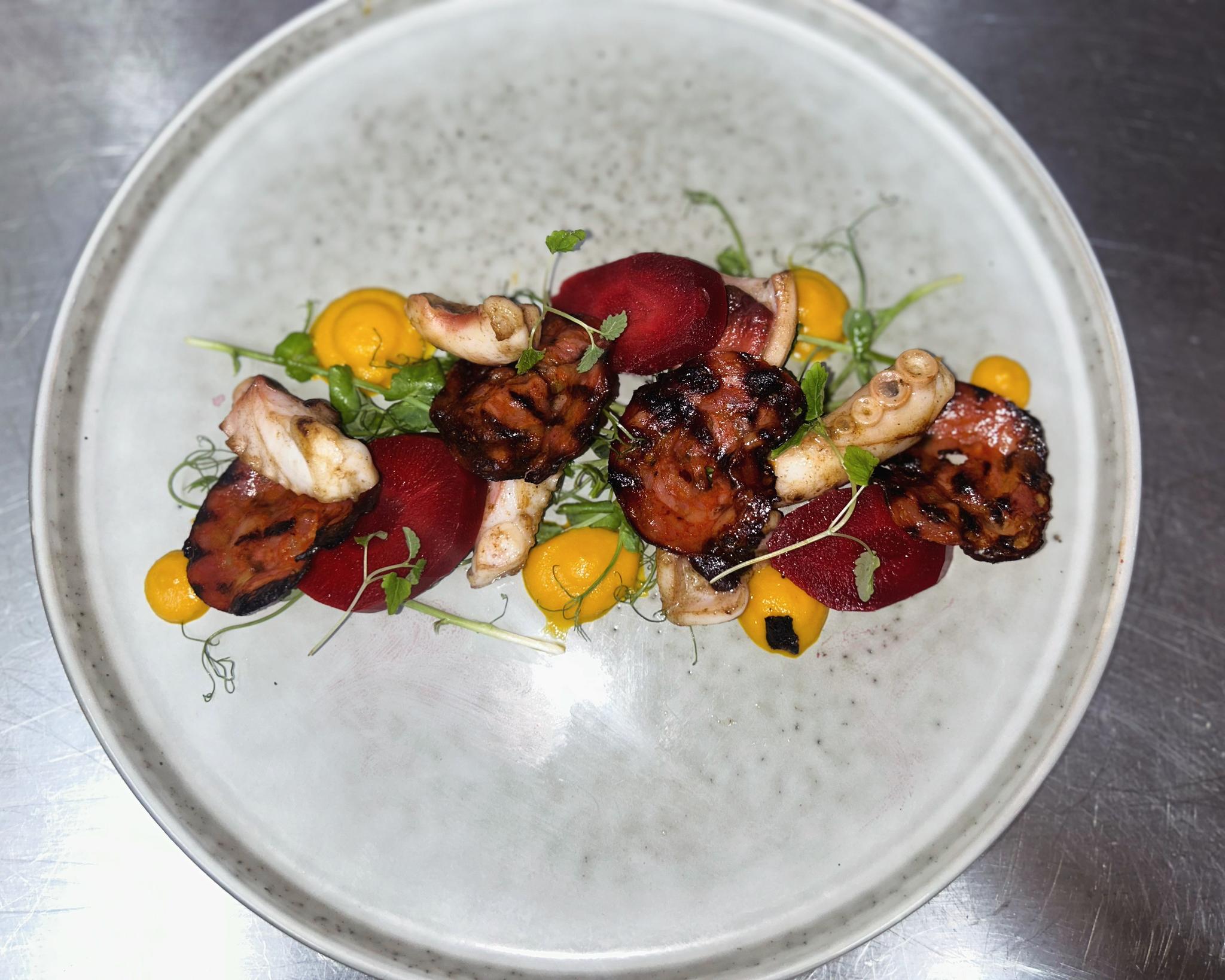 Three Mariners pub in Oare | Dining